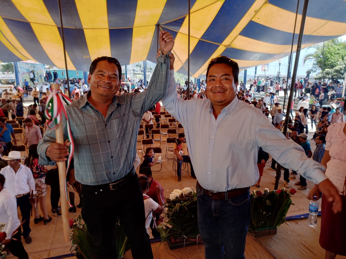 Paz y civilidad en toma de protesta de Teófilo Marín, edil de Mazatlán ...