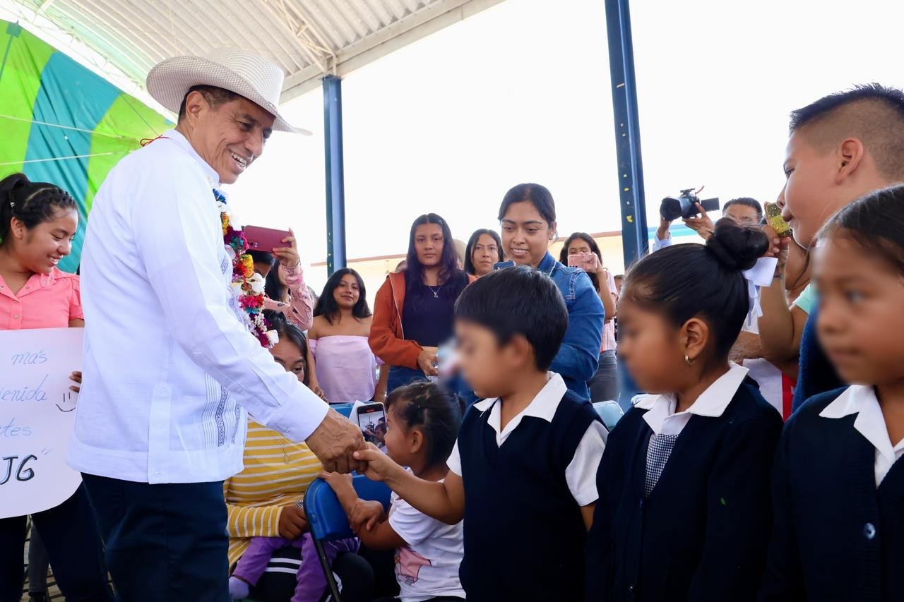 Con 22 mdp en obras y programas, Gobernador de Oaxaca acelera progreso de San Miguel Amatitlán ...