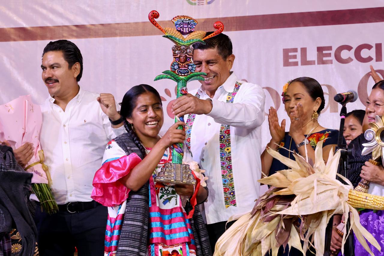 Patricia Casiano Zaragoza, de Huautla de Jiménez, es la Diosa Centéotl ...